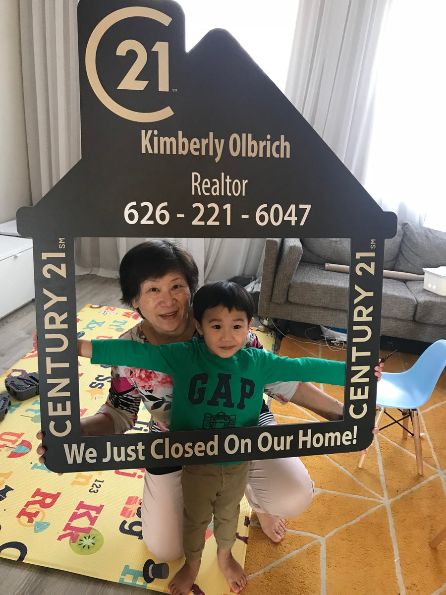 Custom Social Media Frame – Hashtag Cutouts